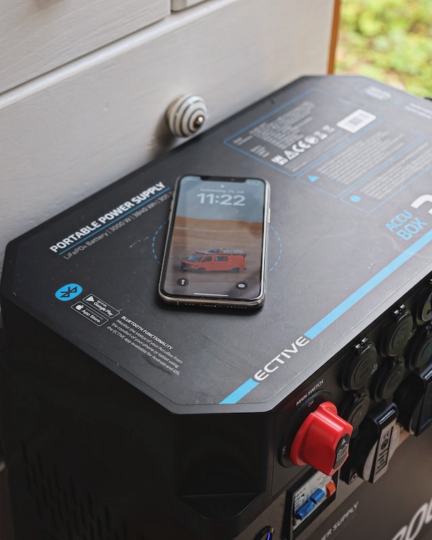 ECTIVE AccuBox 300S - tragbare Powerstation für Wohnmobile