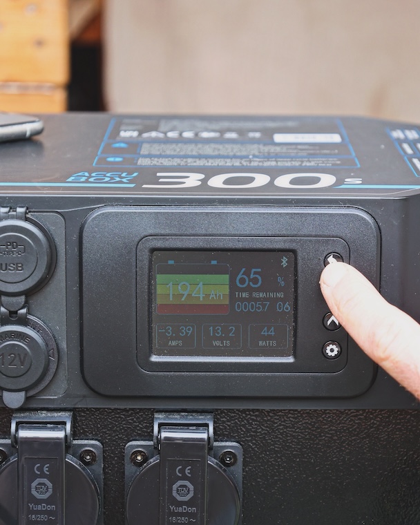 ECTIVE AccuBox 300S - tragbare Powerstation für Wohnmobile
